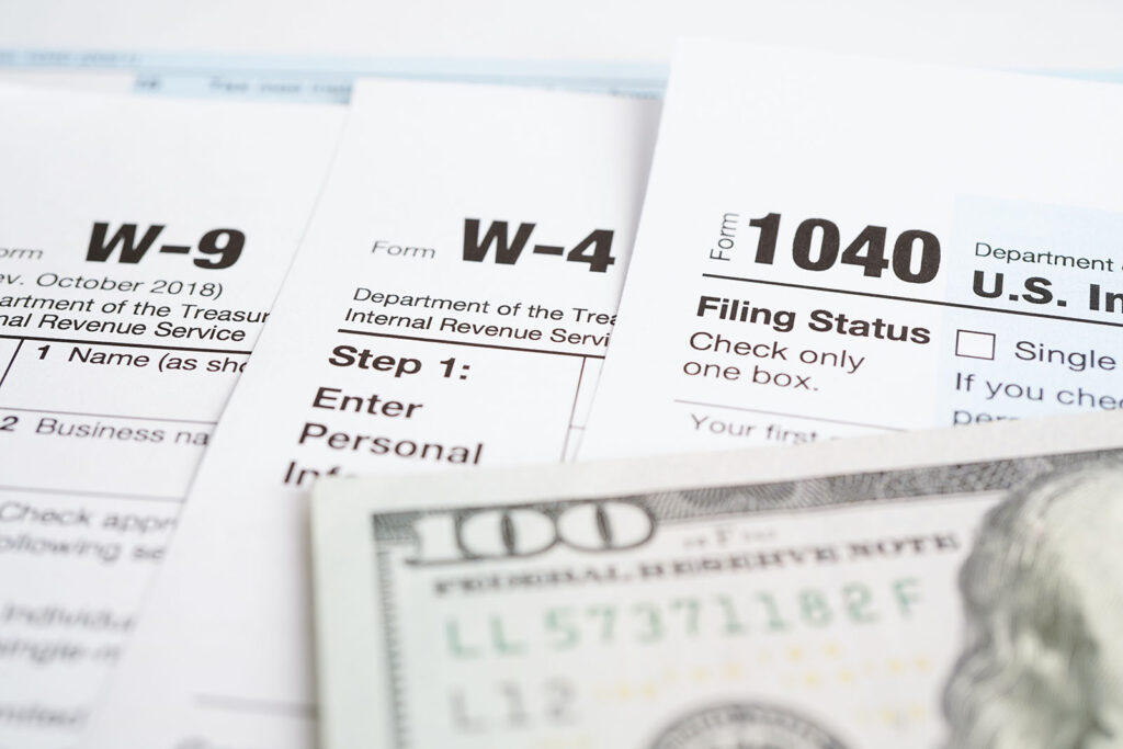 W-9 vs W-4 (2026): Key Differences for Employees and Contractors | FormPros